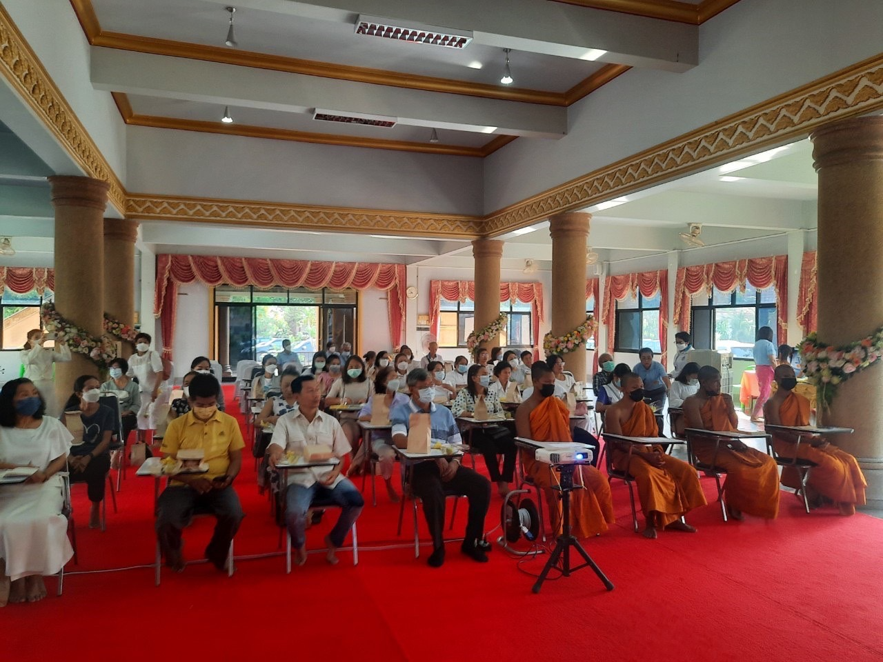 หลักสูตรครูสมาธิรุ่นที่ 49 (เอกูนปญญาสโม) ญาณวชิโรดม (ญาณ คือความรู้อันสูงสุดประดุจวชิระ ...